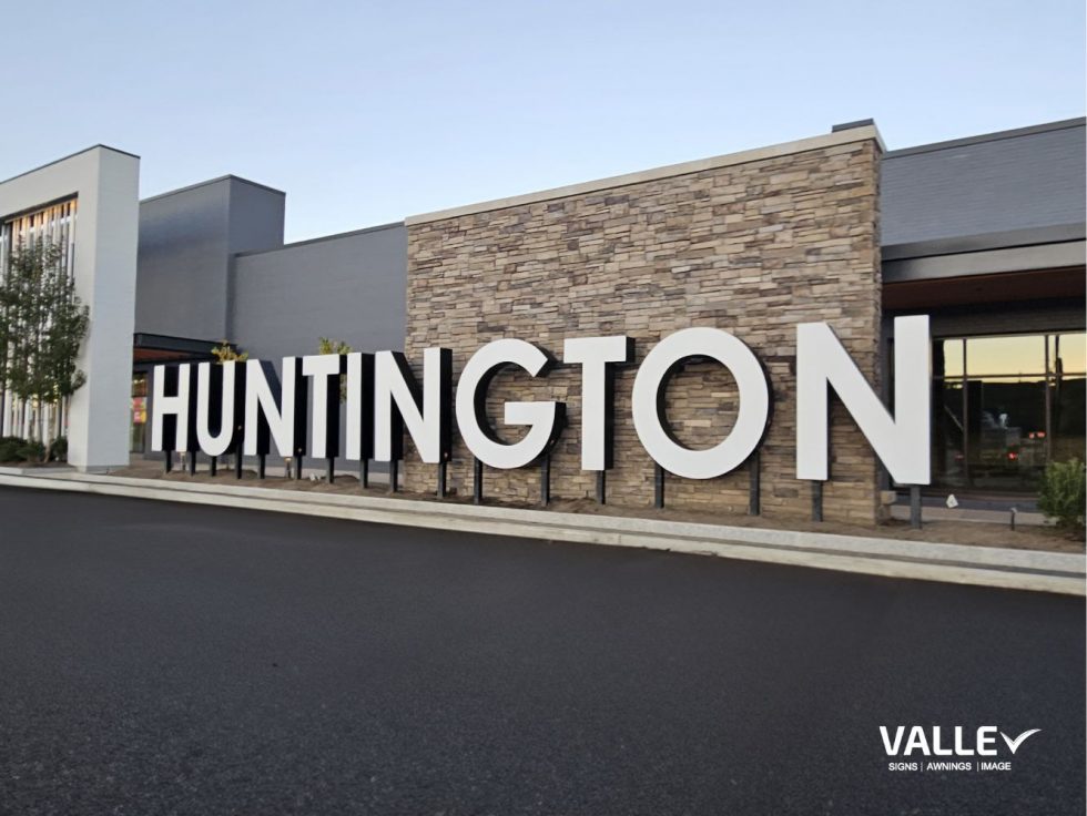 Huntington Shopping Mall Monument Sign - Valle Signs & Awnings